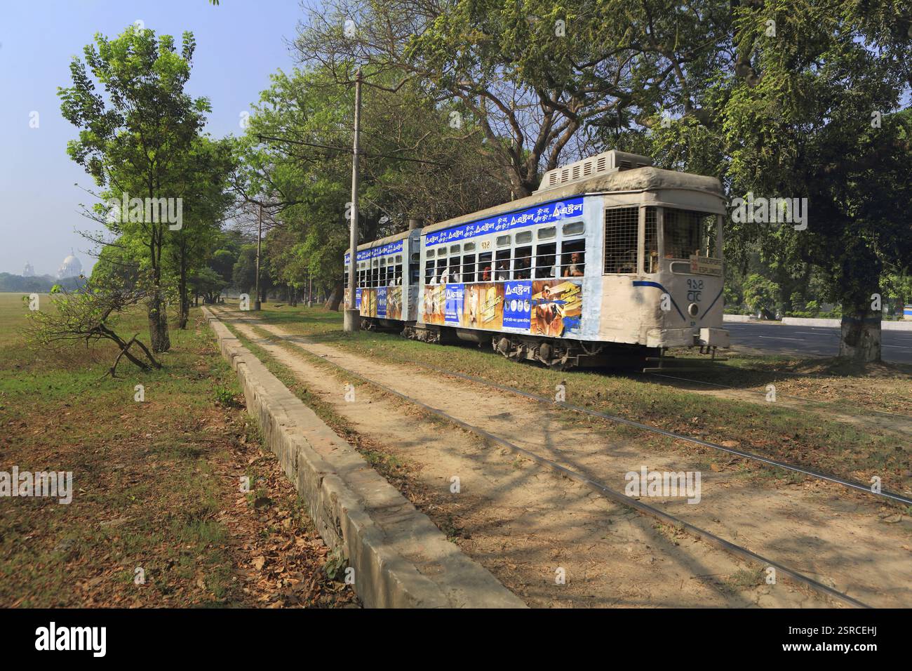 Kolkata trams hi-res stock photography and images - Alamy
