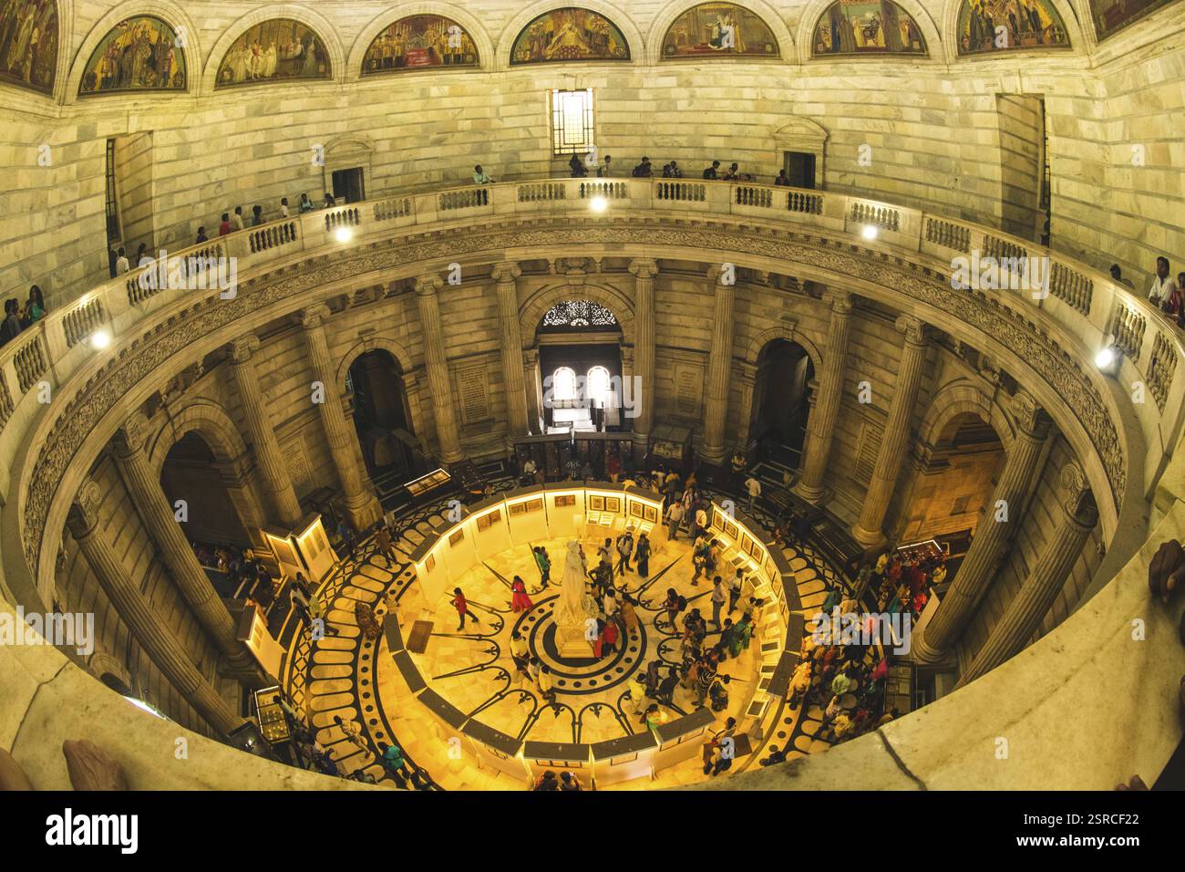Inside victoria memorial kolkata hi-res stock photography and images ...