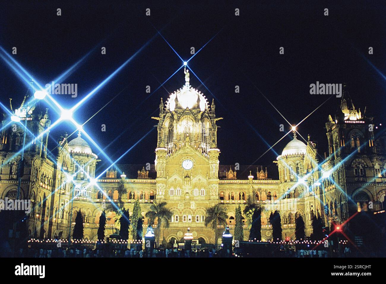 Exterior victoria terminus station hi-res stock photography and images ...