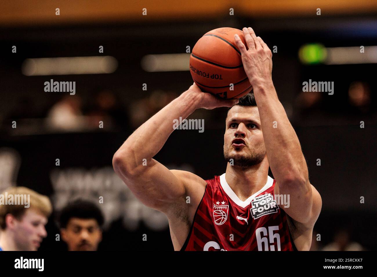 Weissenfels, Deutschland. 15th Feb, 2025. Filip Stanic (Bamberg Baskets ...