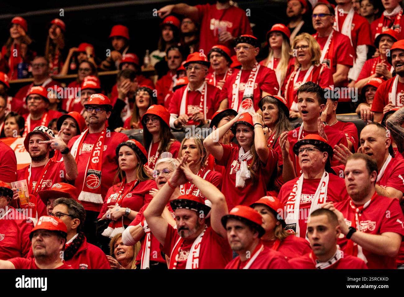 Weissenfels, Deutschland. 15th Feb, 2025. Fans der Bamberg Baskets VIMODROM TOP FOUR 2025 ...