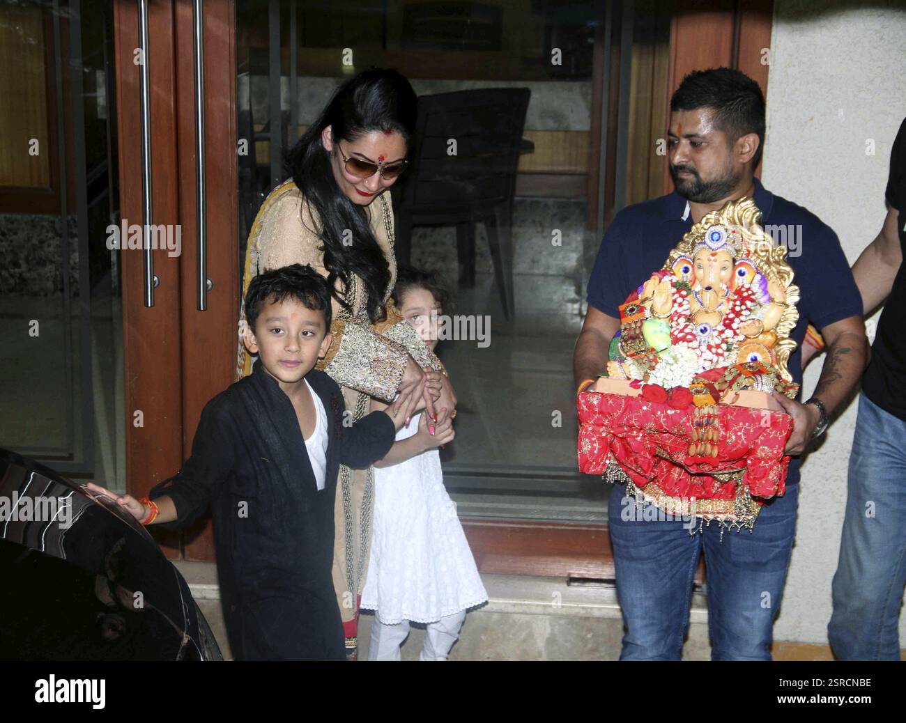 Bollywood actor Sanjay Dutt Manyata Dutt Iqra Dutt Shahraan Dutt ...