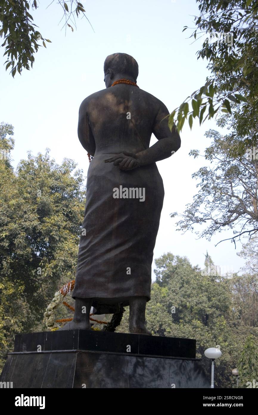 Chandrasekhar Azad statue freedom fighter in Alfred park, Allahabad ...