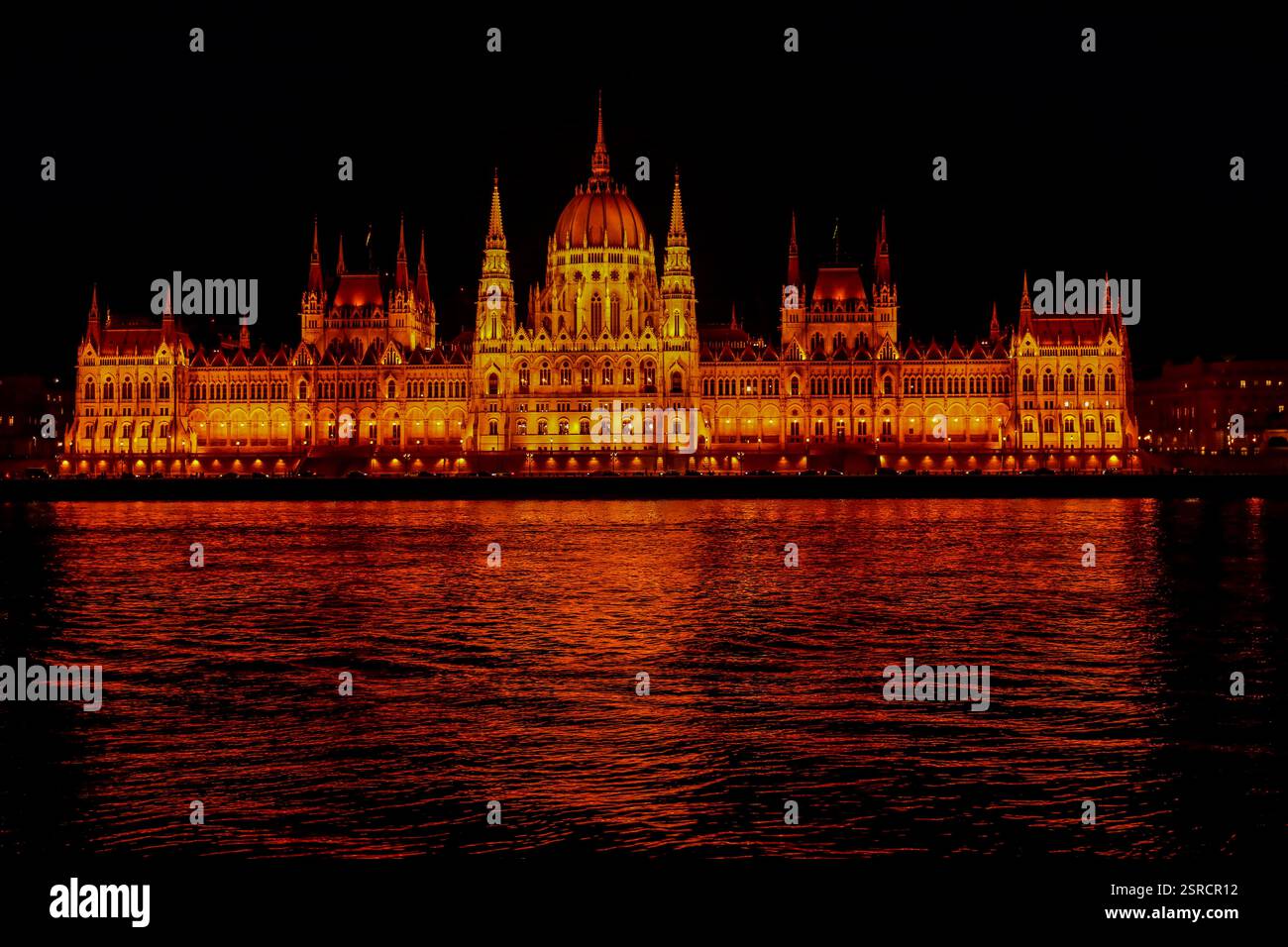 Budapest parliament building great architectural landmark in the ...