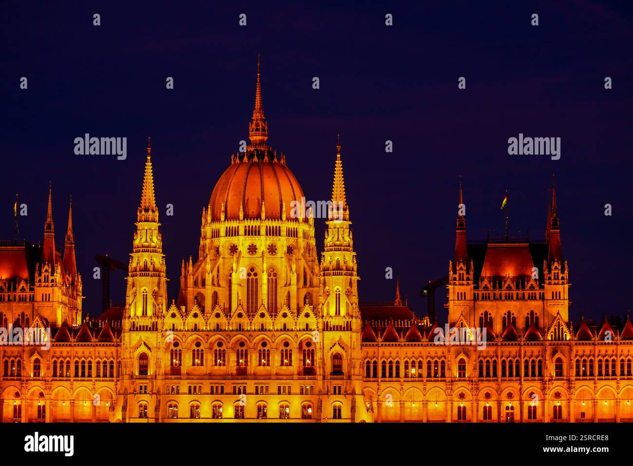 Budapest parliament building great architectural landmark in the ...