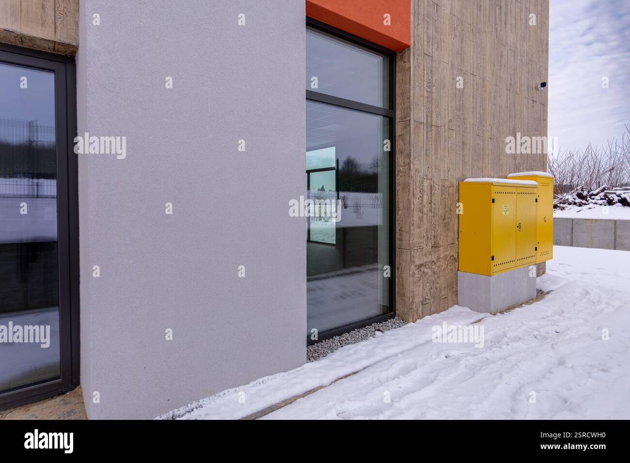 Functional commercial architecture hi-res stock photography and images ...