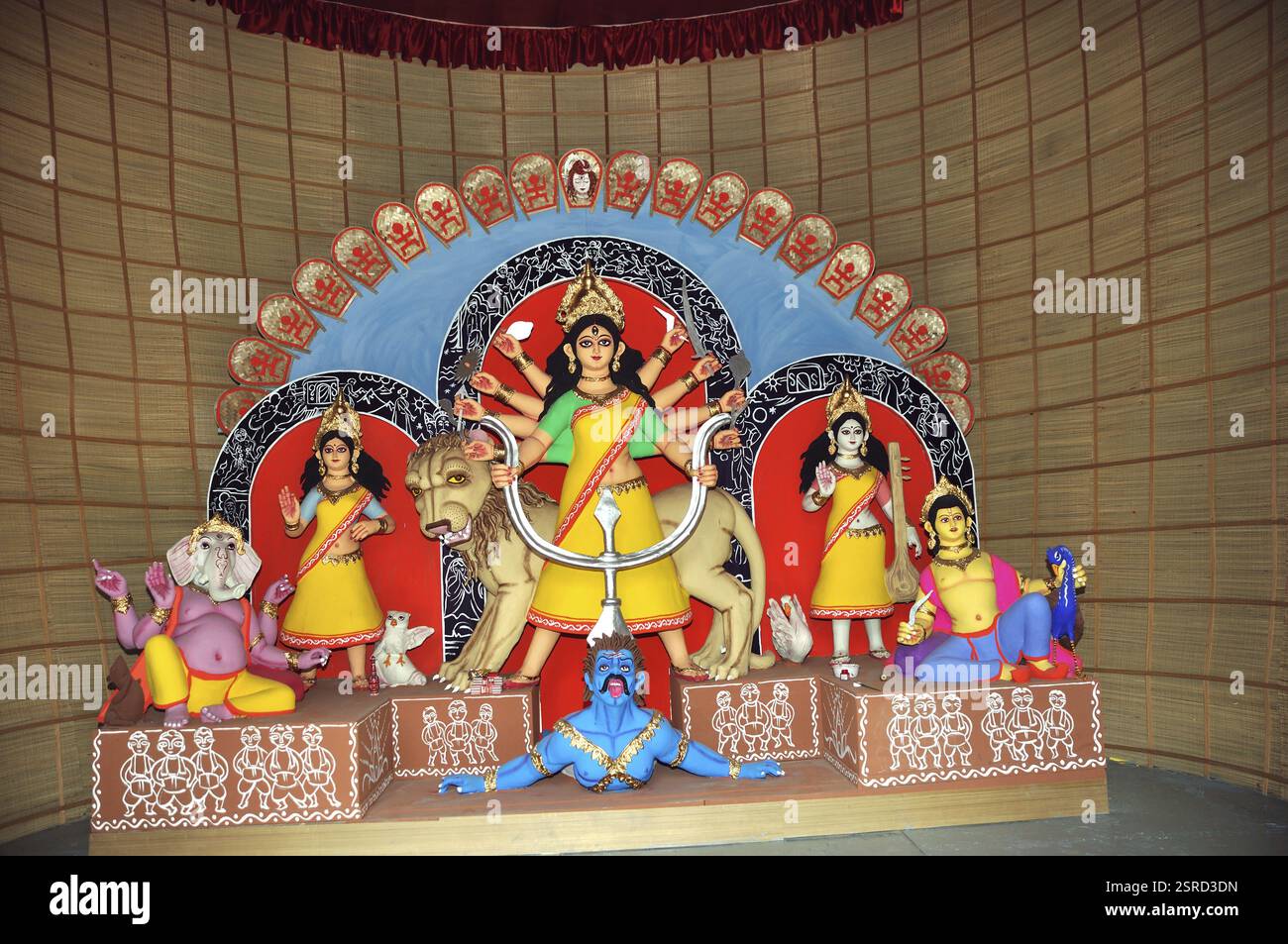 Goddess durga killing mahishasura, kolkata, west bengal, india, asia ...