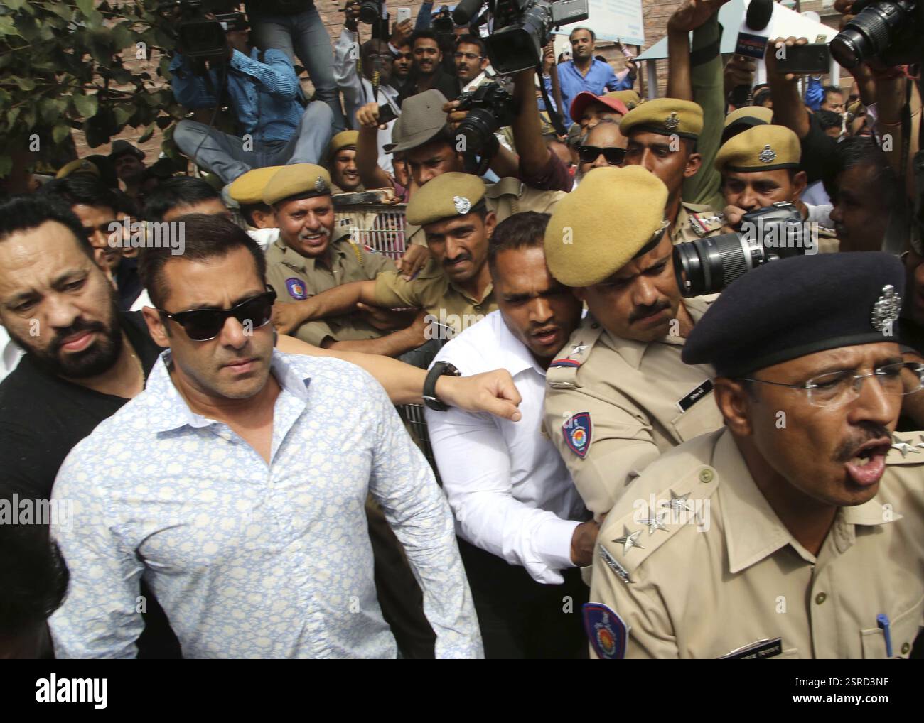 Bollywood actor Salman Khan arrives court to record his statement in ...