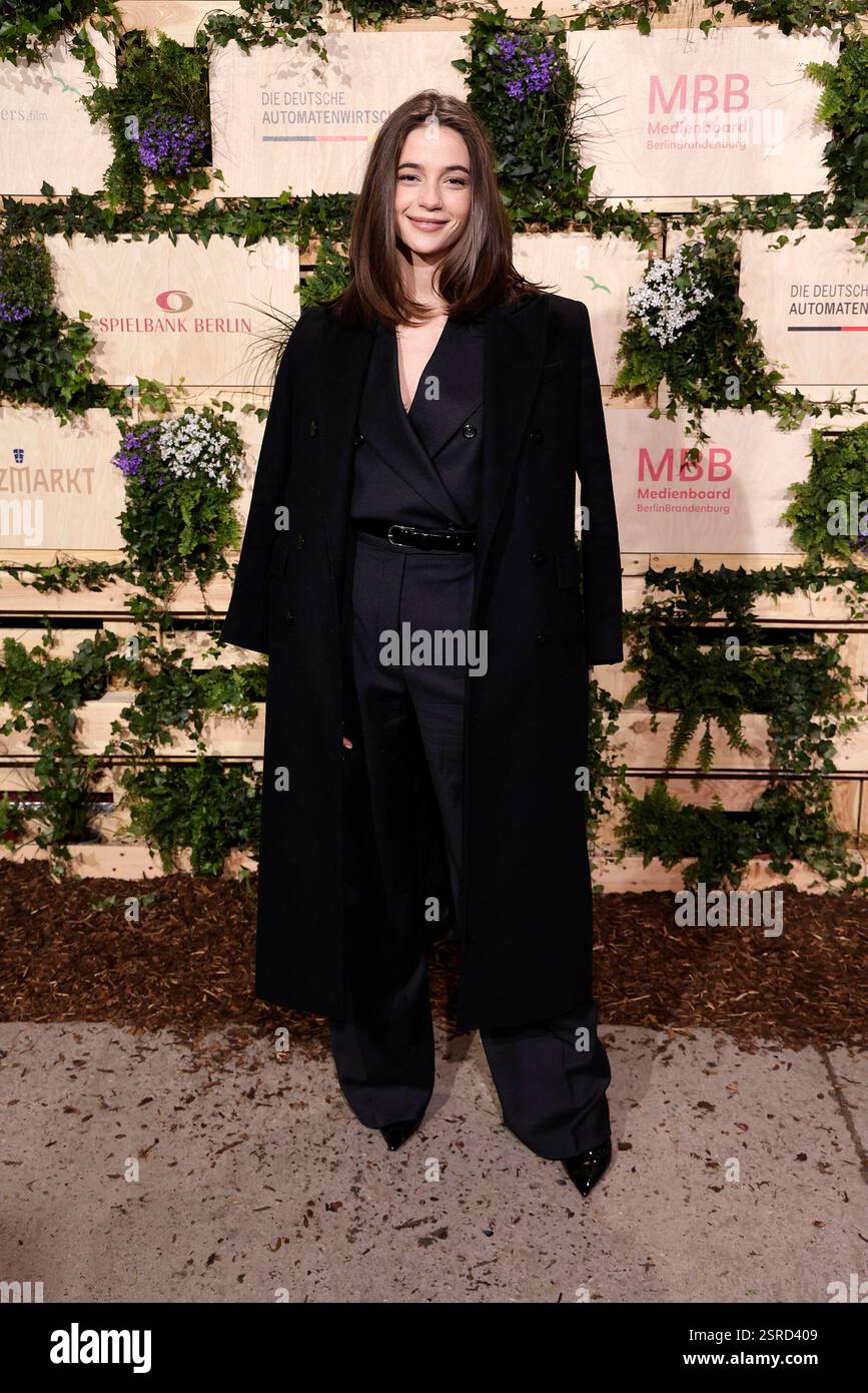 Lisa-Marie Koroll bei der MBB Medienboard Berlinale Party am 15.02.2025 ...