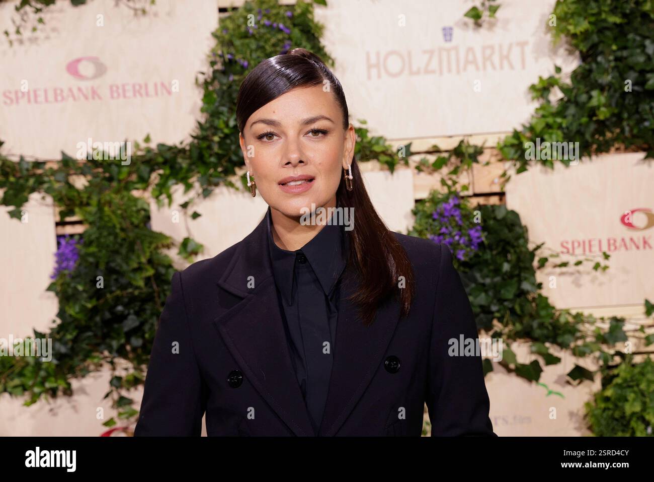 Janina Uhse bei der MBB Medienboard Berlinale Party am 15.02.2025 in ...