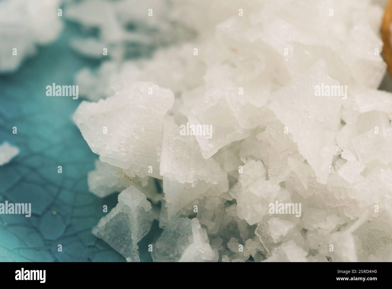 Pyramid salt fleur de sel Stock Photo - Alamy