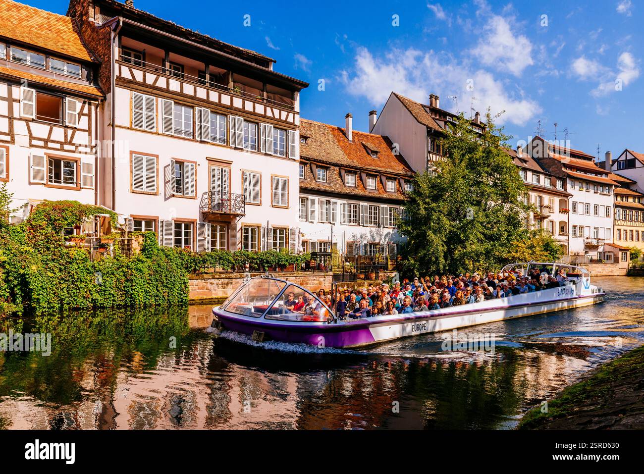 Picturesque half timbered buildings hi-res stock photography and images ...