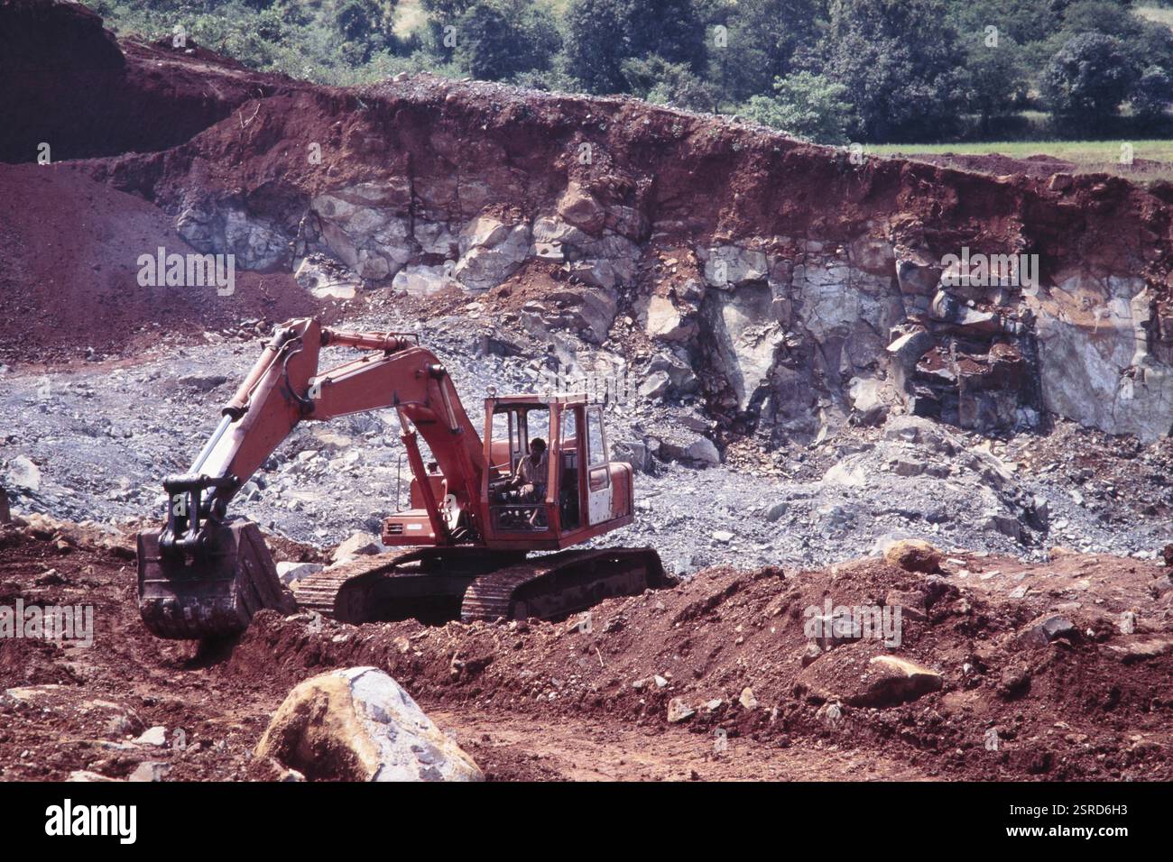 Excavator india hi-res stock photography and images - Alamy