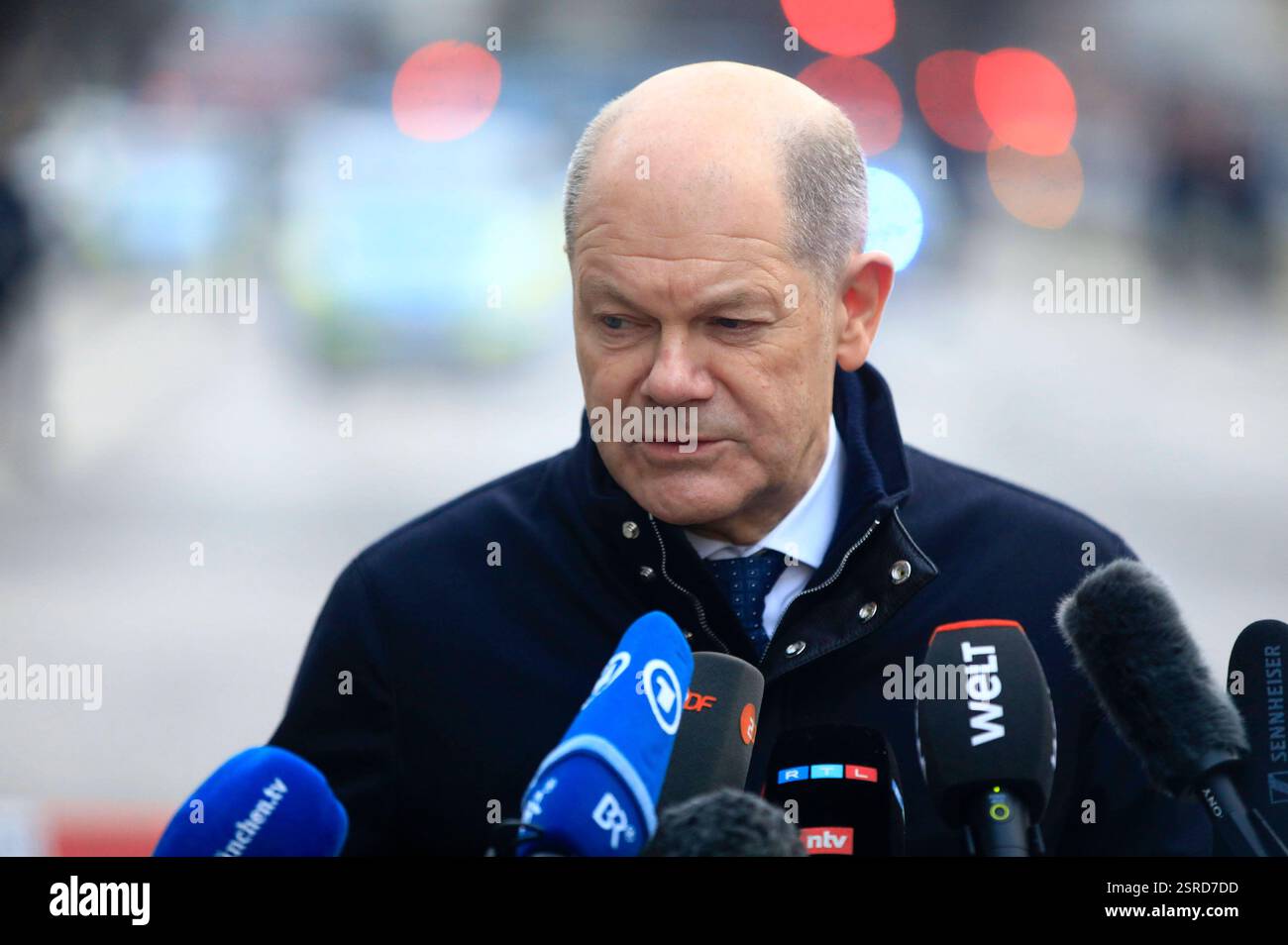 Olaf Scholz beim Pressestatement am Ort des mutmaßlichen Anschlags vom 13. Februar. München, 15. ...