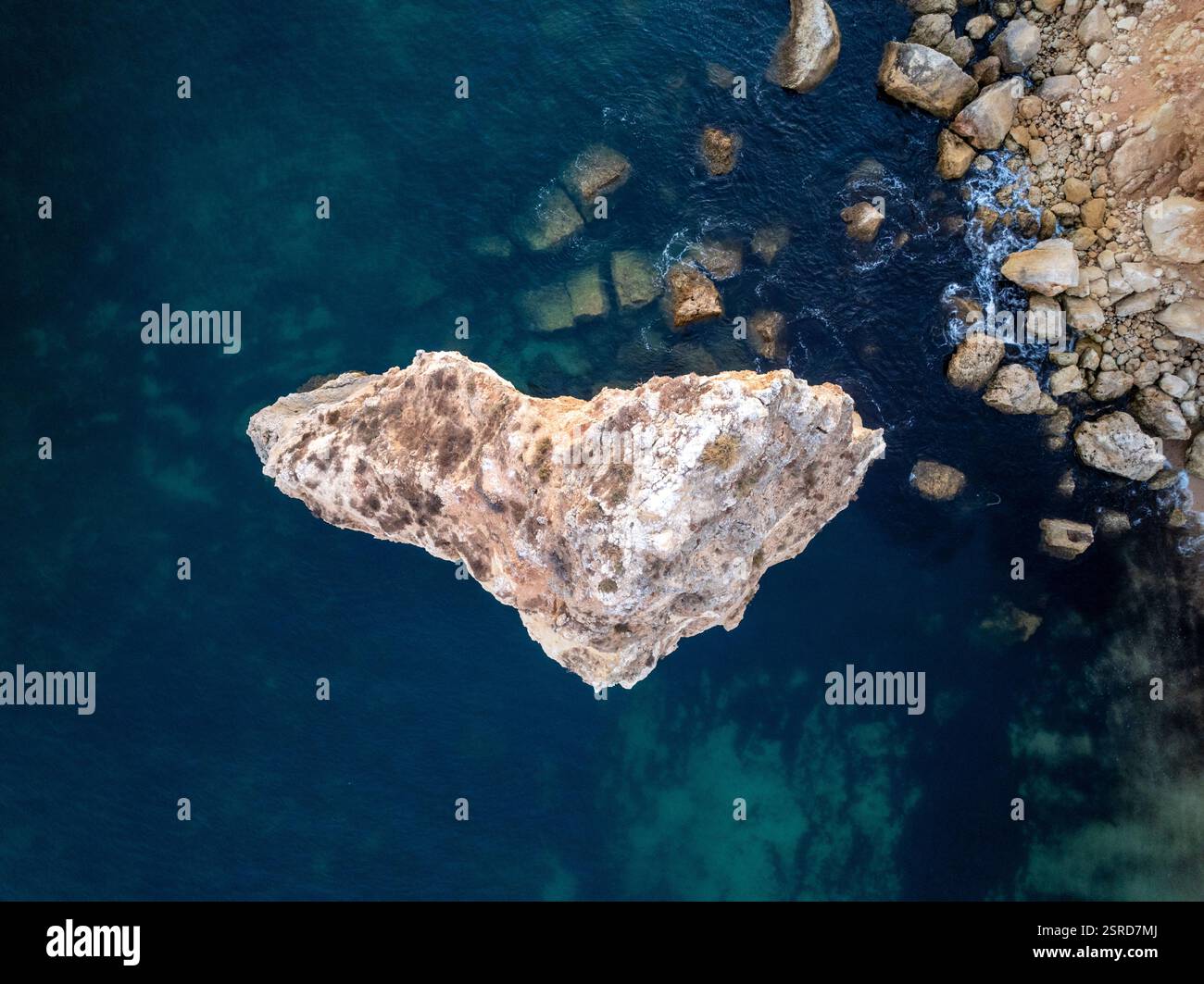 Praia da Marinha, beautiful beach Marinha in Algarve, Portugal. Navy ...