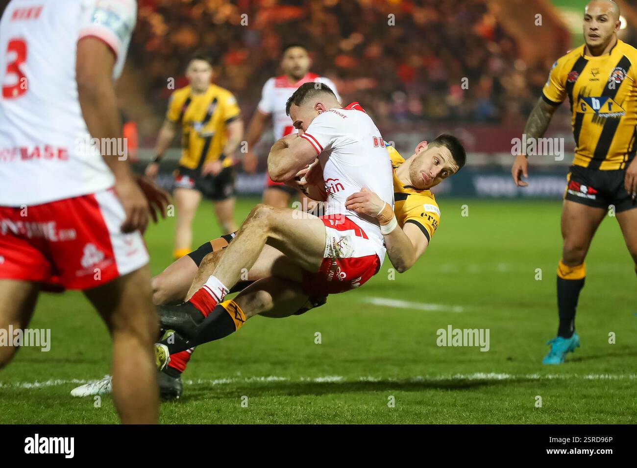 Hull, UK. 14th Feb, 2025. Sam Wood makes a tackle*** during the Super ...