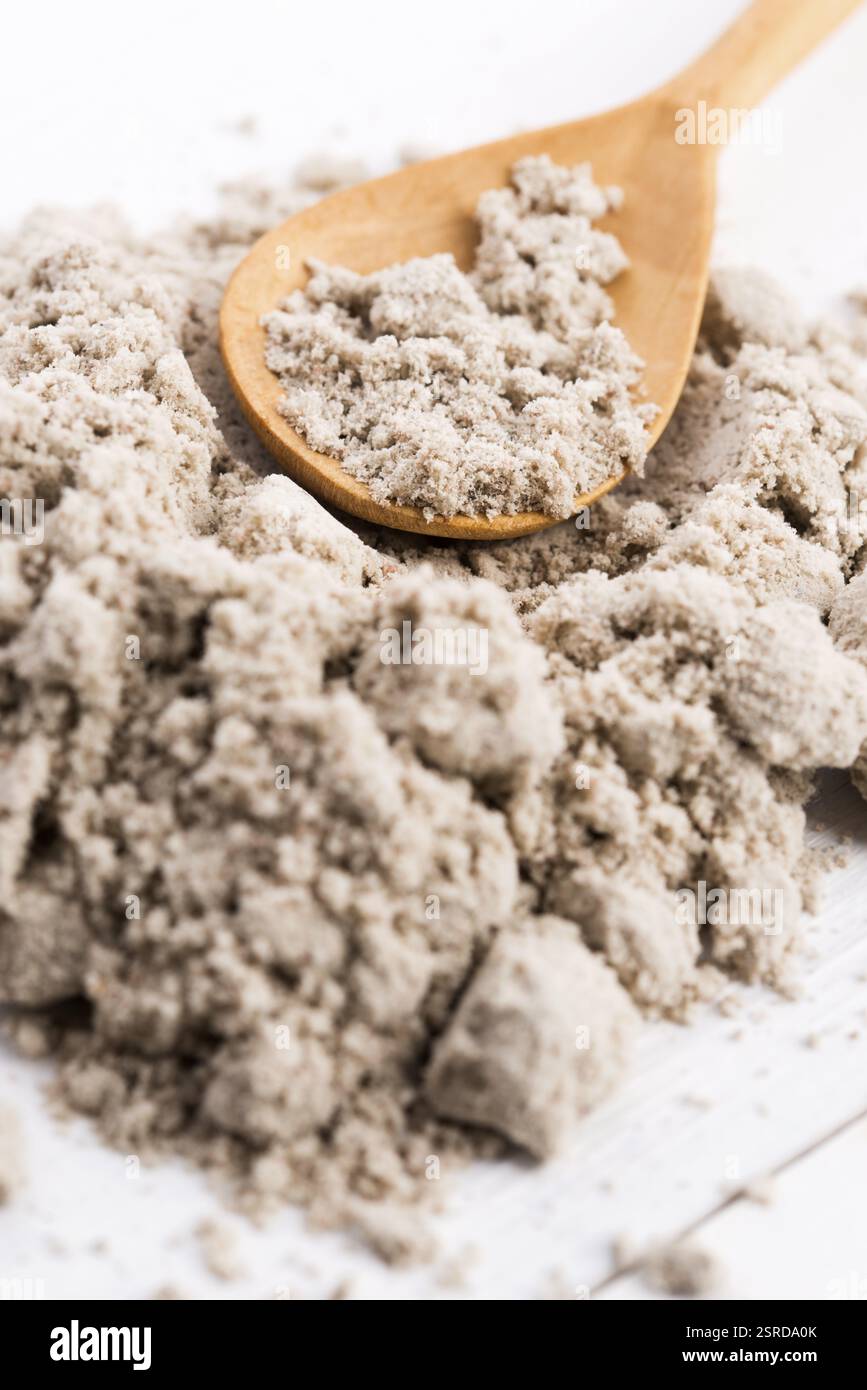 Kala namak or Black salt of South Asia Stock Photo - Alamy