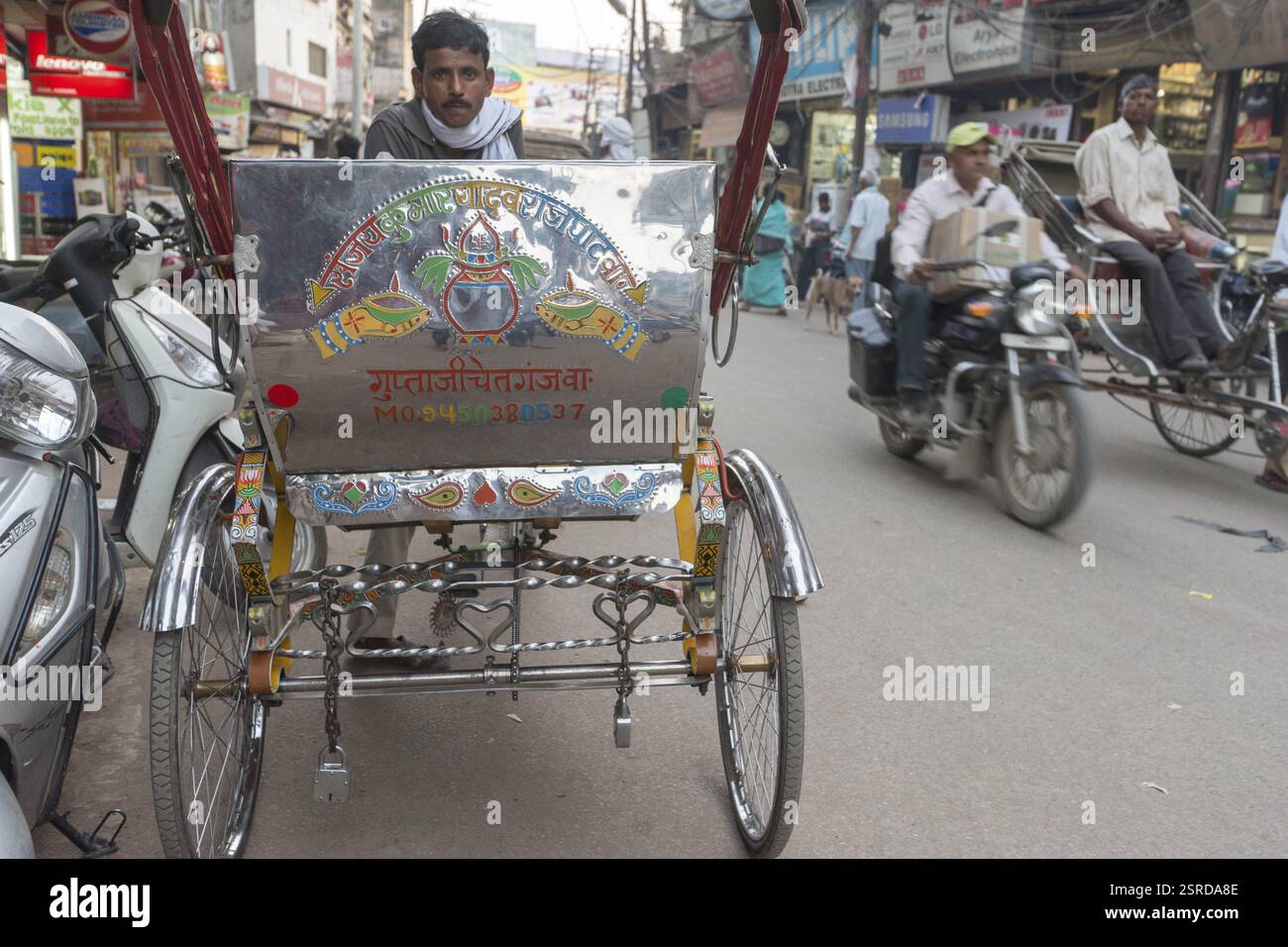 Hand pulling rickshaw, varanasi, uttar pradesh, india, asia Stock Photo ...