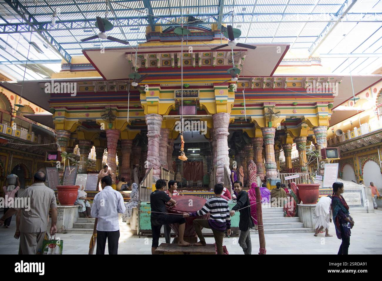 Dwarkadhish hi-res stock photography and images - Alamy