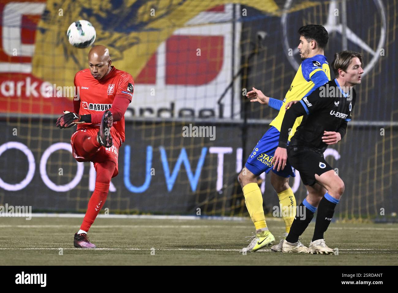 Sint Truiden, Belgium. 15th Feb, 2025. STVV's goalkeeper Leo Kokubo ...