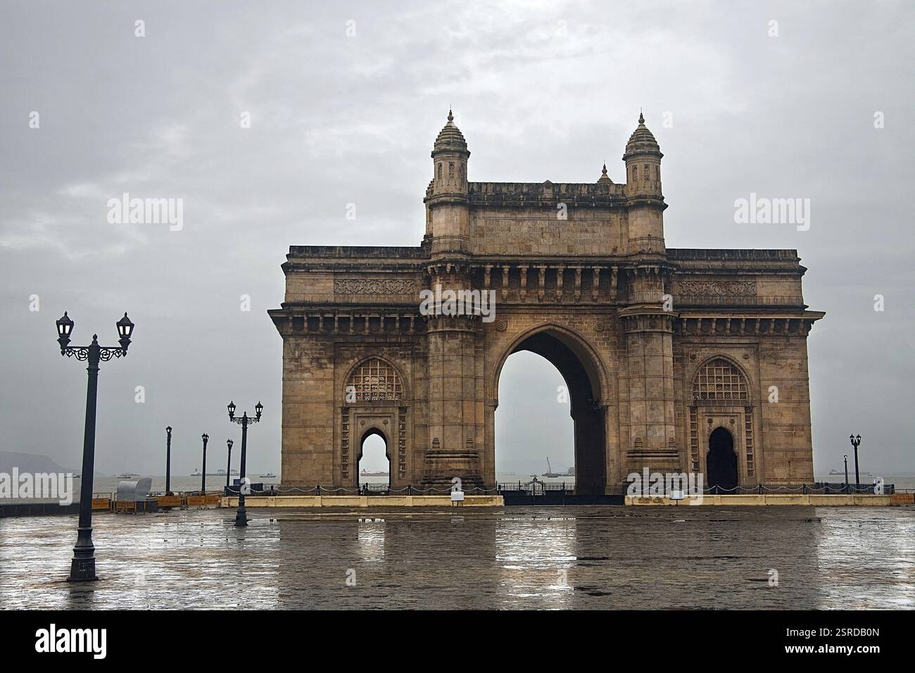 Indian entry gates hi-res stock photography and images - Alamy