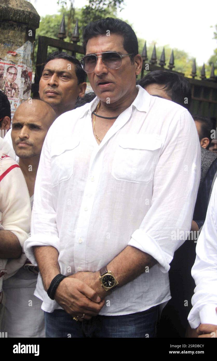 Bollywood actor Mukesh Rishi pay tributes to slain Indian soldiers at ...