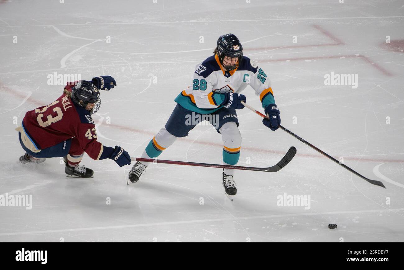 Montreal Victoire's Kristin O'Neill (43) defends against New York ...