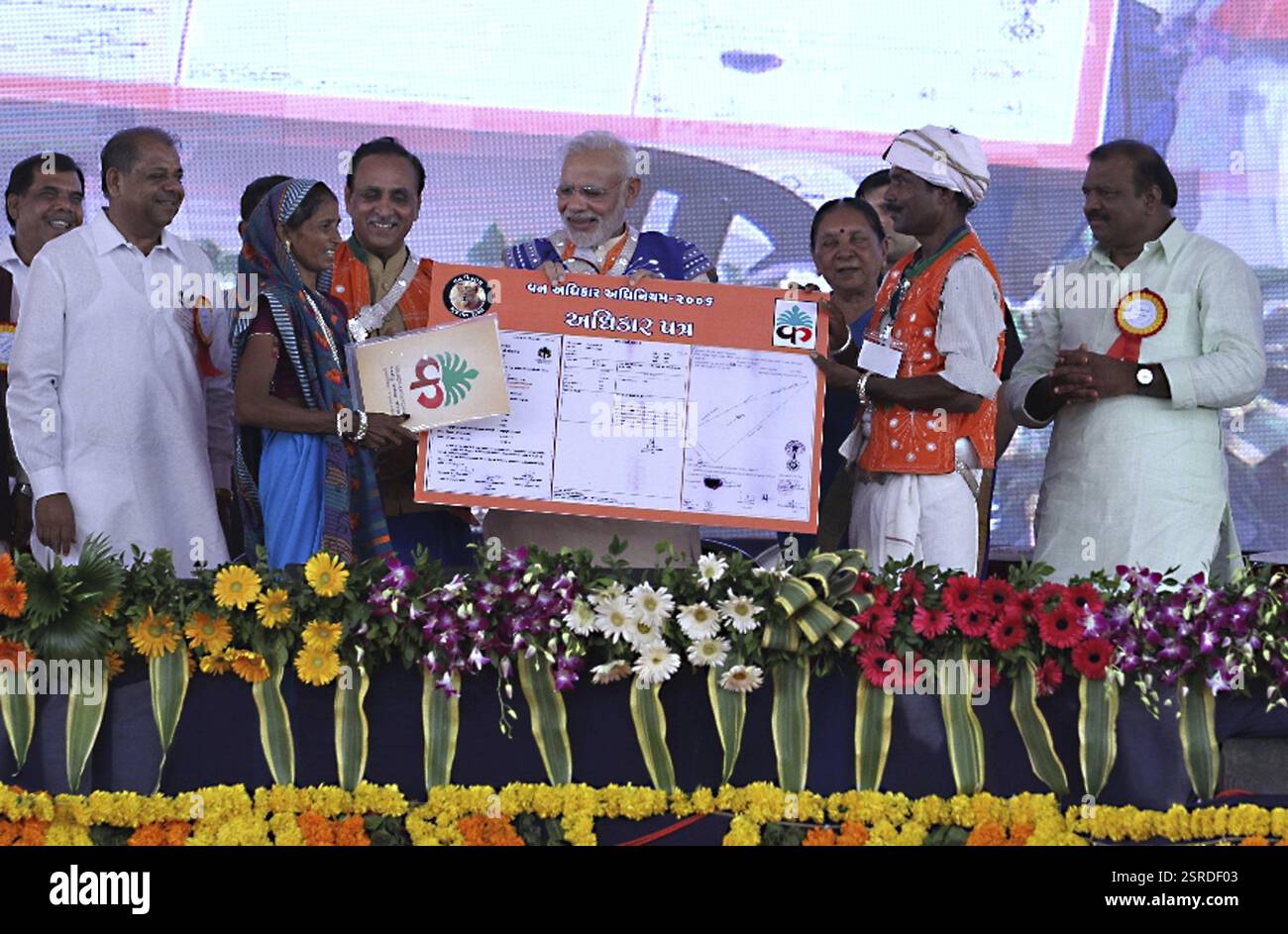 Prime Minister Narendra Modi during the inauguration ceremony of Kadana ...