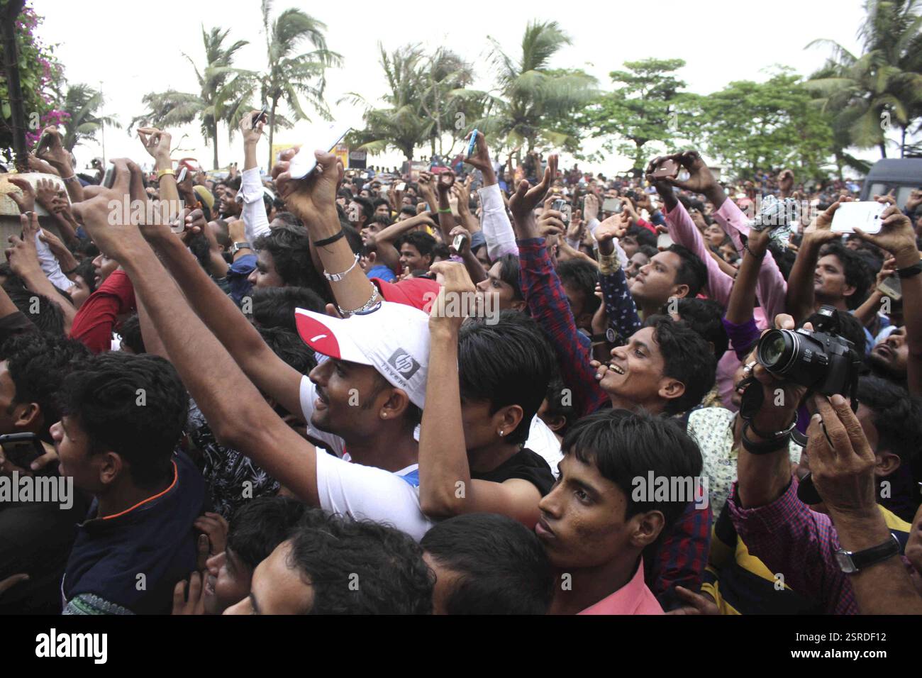 Bollywood actor Salman Khan's fans outside his residence to greet him ...