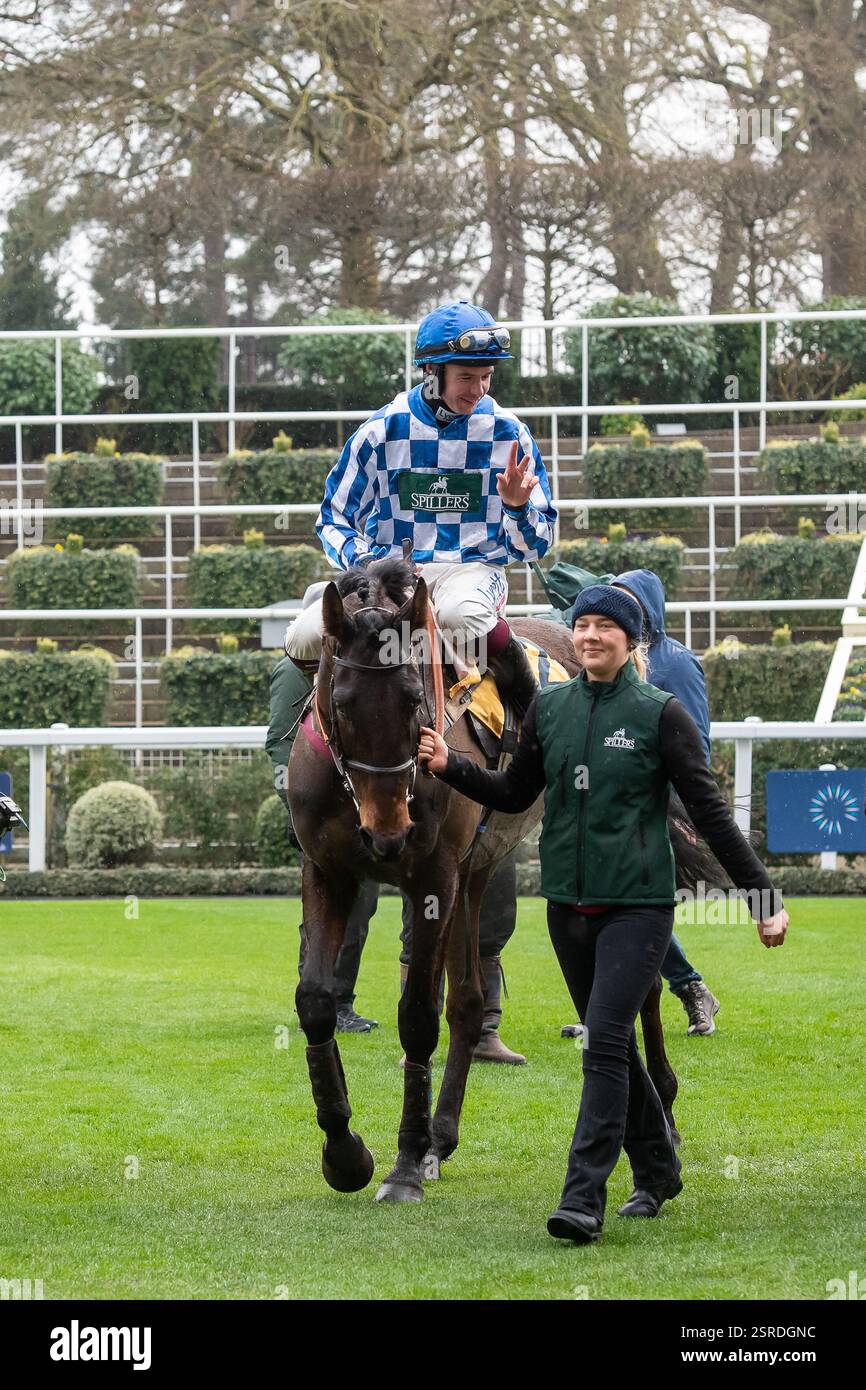 Ascot, Berkshire, UK. 15th February, 2025. VICTTORINO ridden by jockey ...