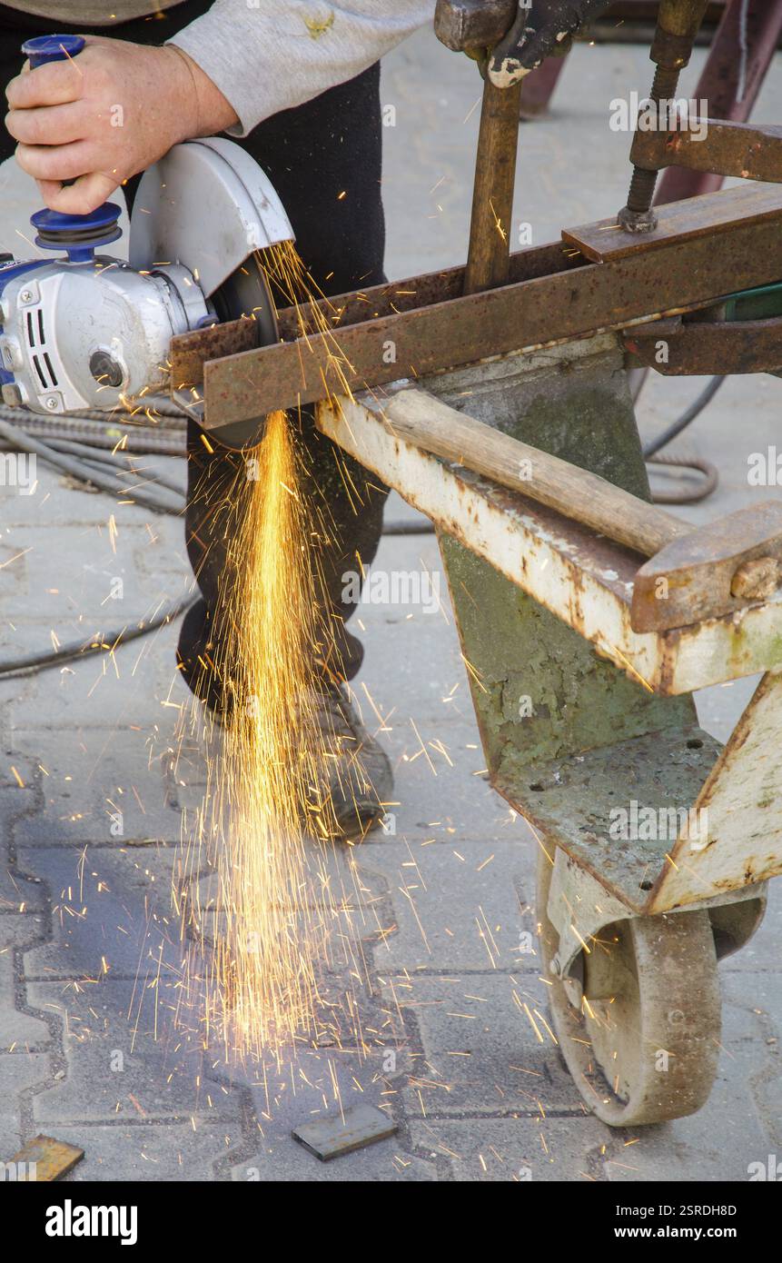Crop cutting machine hi-res stock photography and images - Alamy