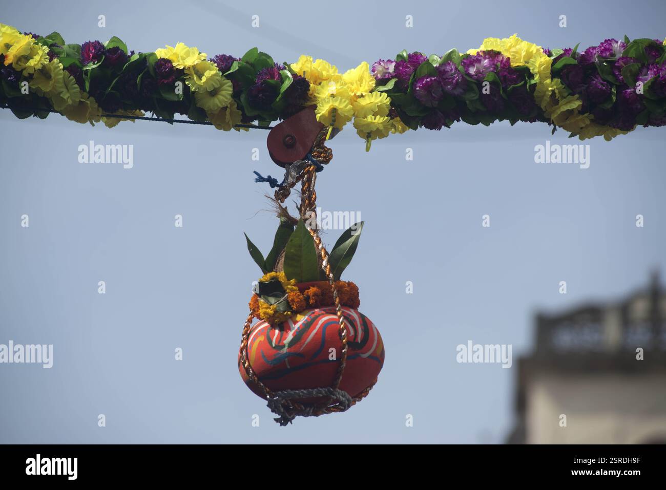 Dahi handi mumbai maharashtra hi-res stock photography and images - Alamy