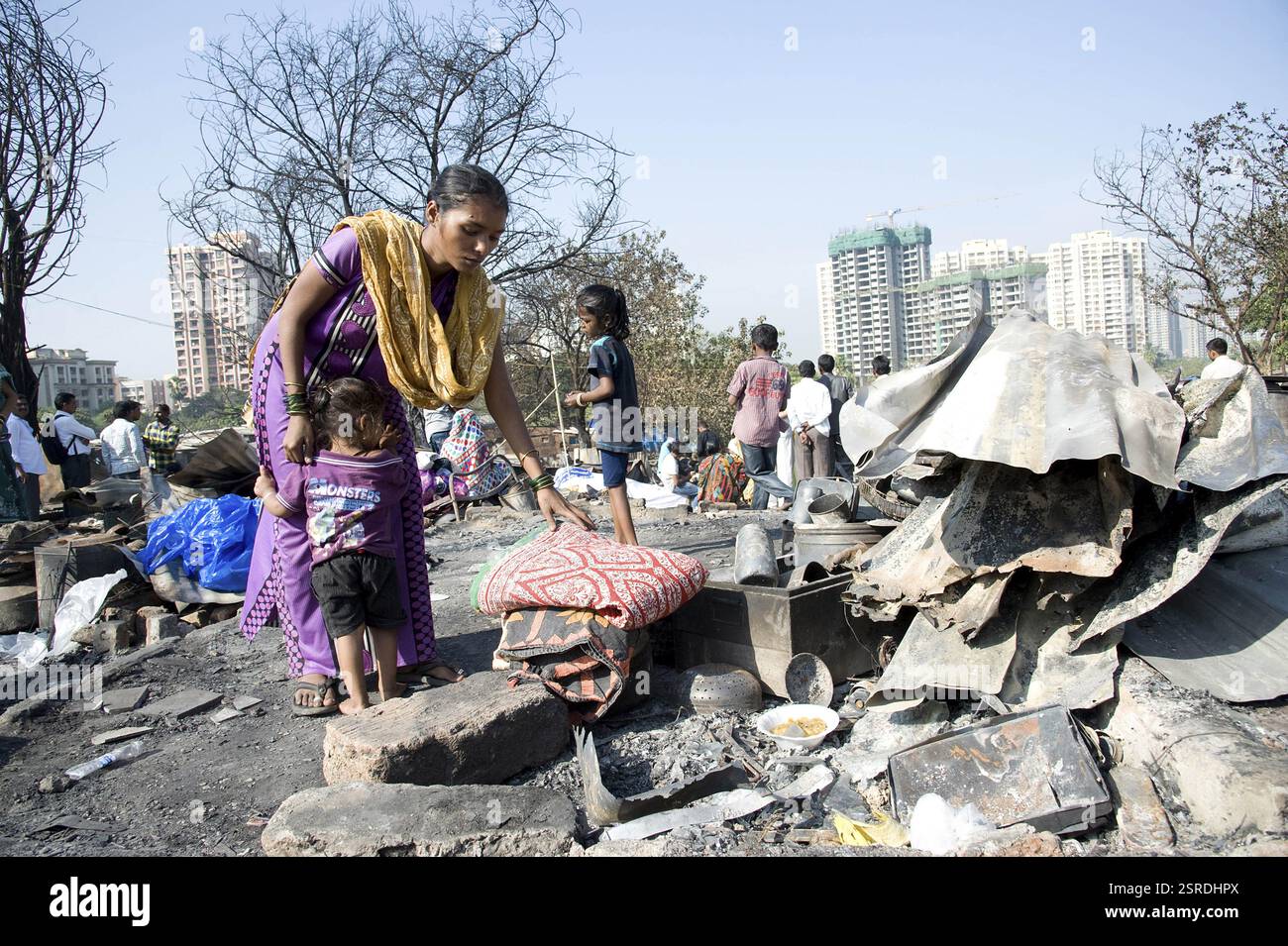 Slum fire, damu nagar, kandivali, mumbai, maharashtra, india, asia ...