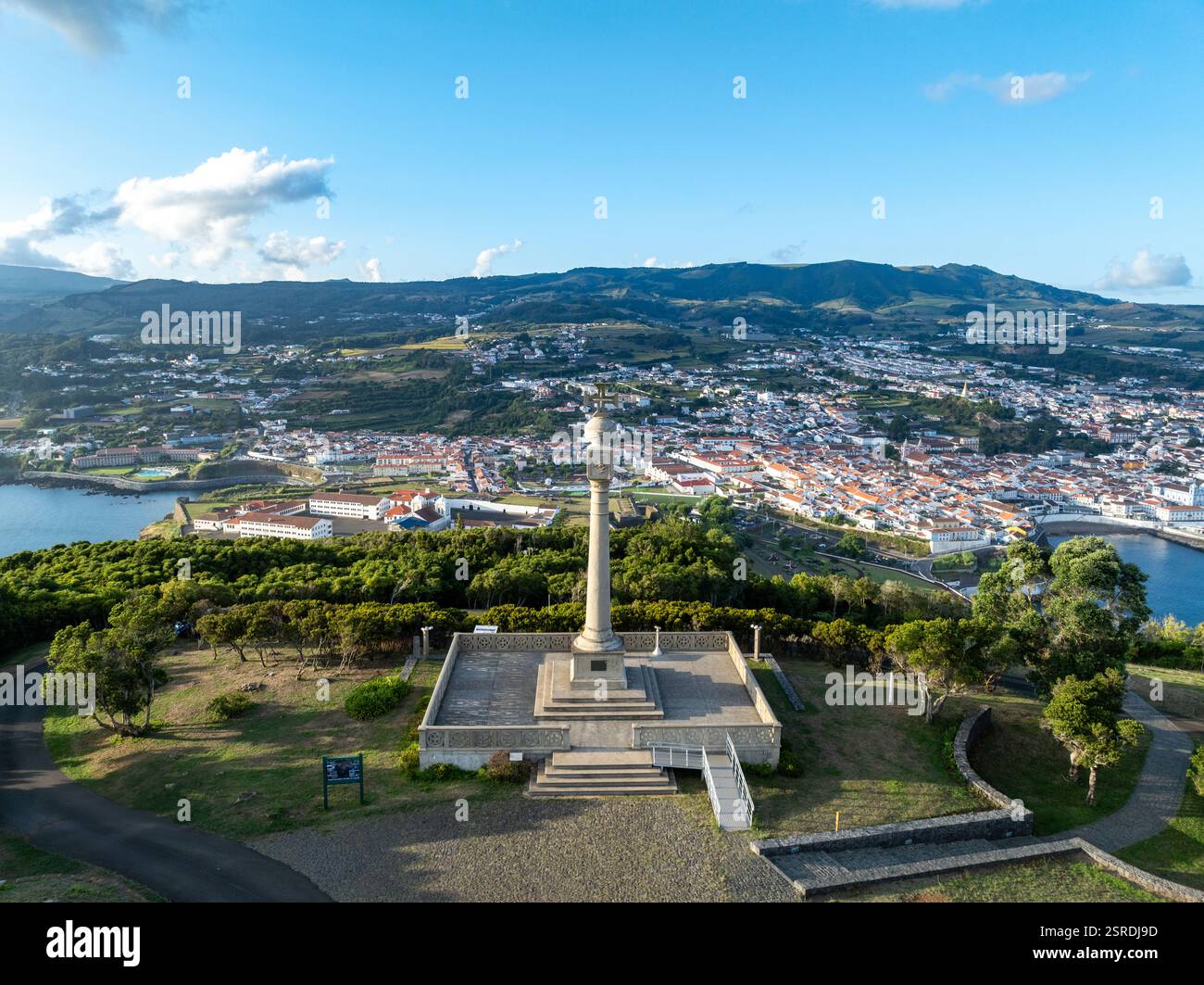 Miradouro do Pico das Cruzinhas is located at the top of Pico das ...