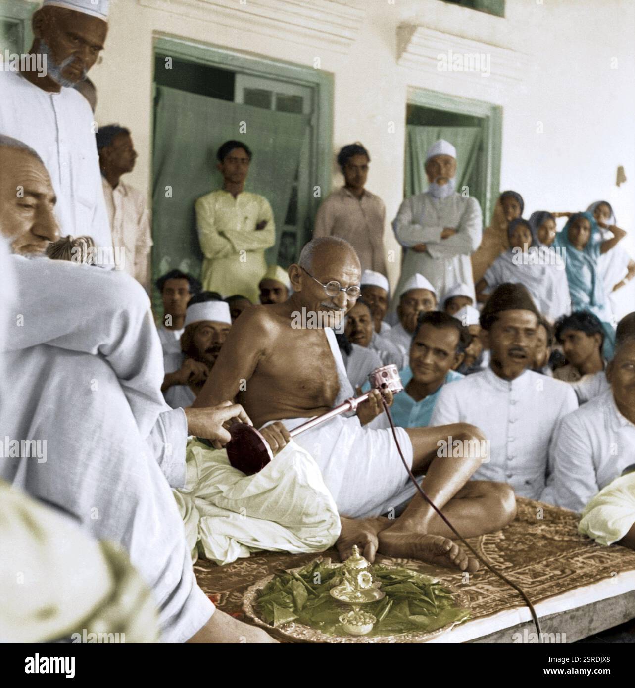 Mahatma Gandhi with Abdul Ghaffar Khan during peace march, Bihar, India ...