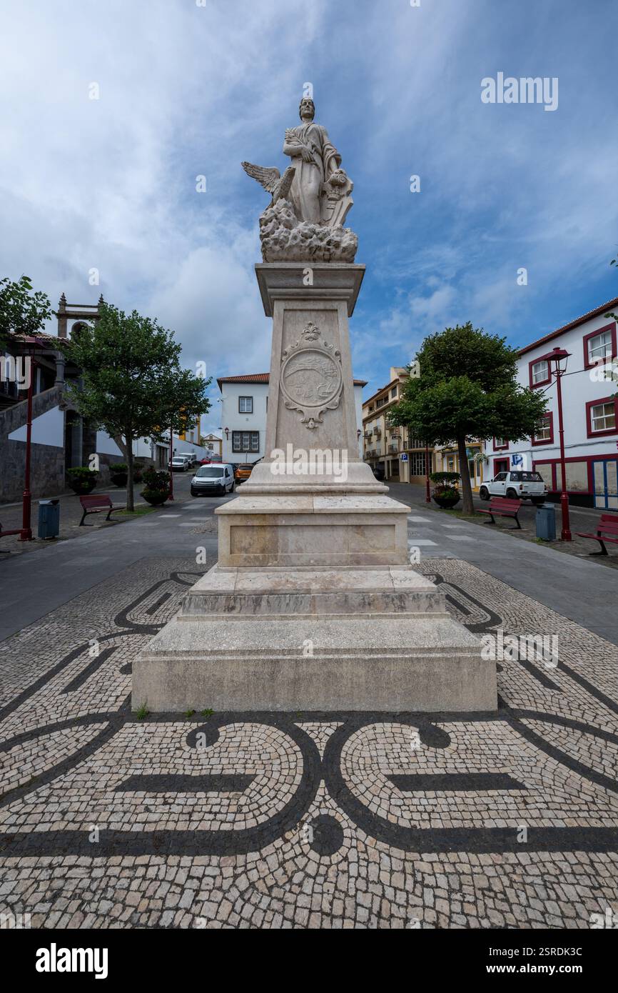 Praia da vitoria statue of liberty hi-res stock photography and images ...