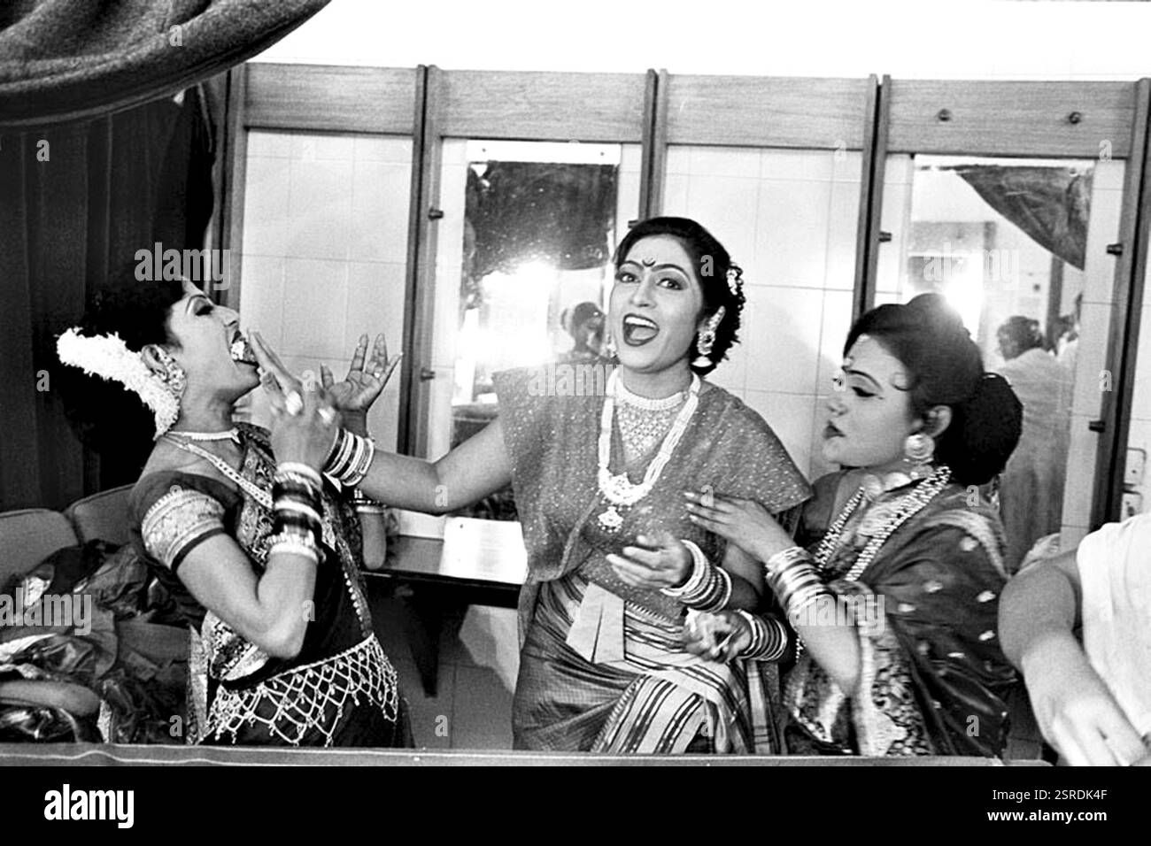 Lavni folk dancers, ladies wearing traditional navari or nine yard sari ...