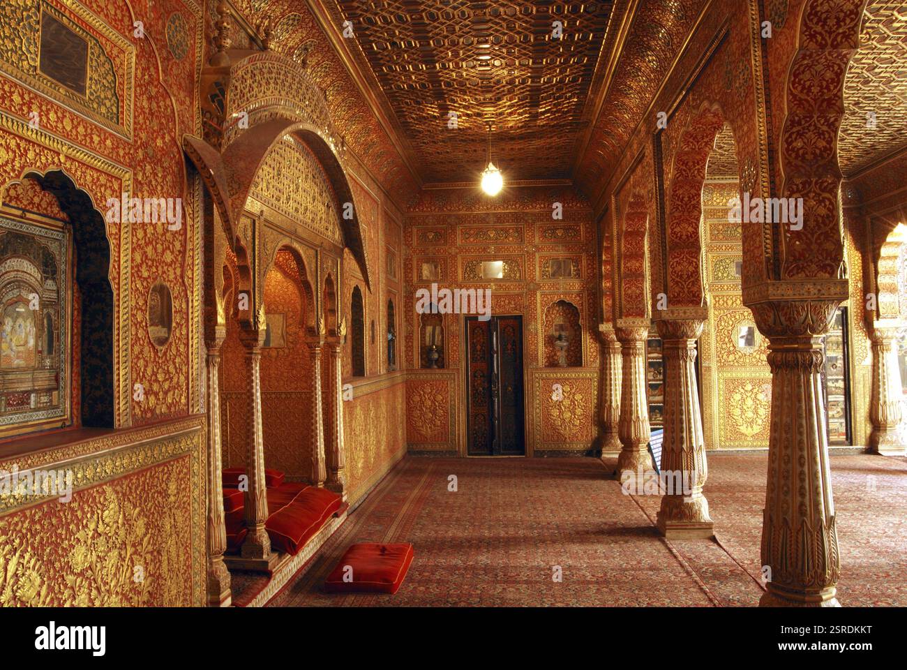 Famous Anup Anoop Mahal with gold work inside Junagarh fort, Bikaner ...
