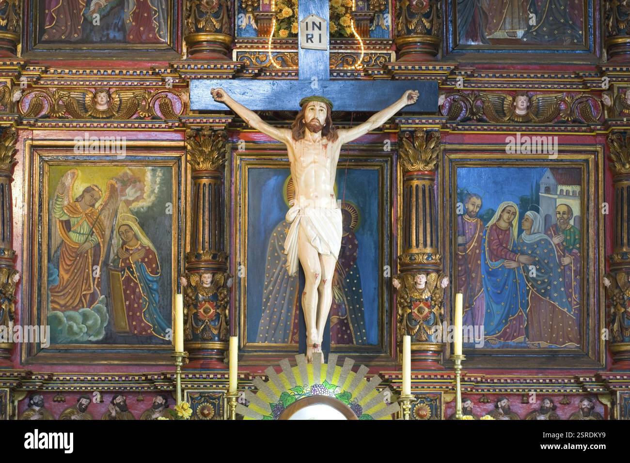 Altar, murals and wooden carving in Saint Mary Forane church at Kanjoor ...