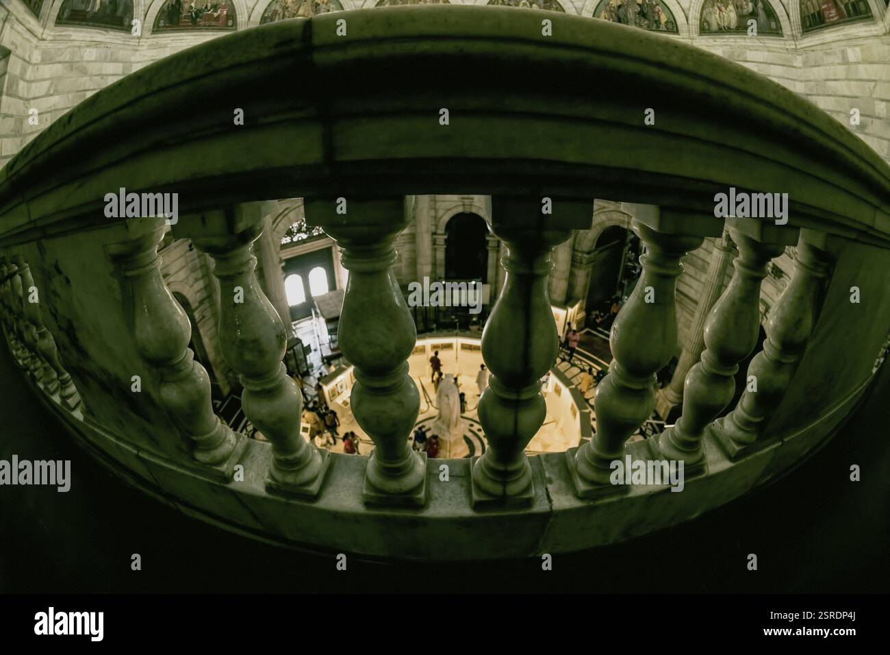 Inside victoria memorial kolkata hi-res stock photography and images ...