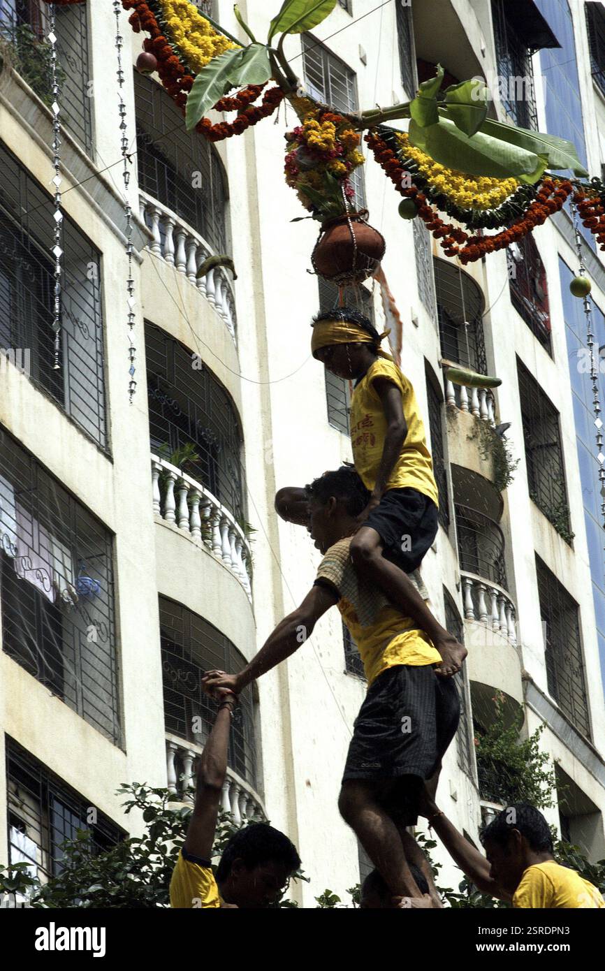 Govinda Breaking Dahi Handi Human Pyramid Festival Mumbai Maharashtra ...