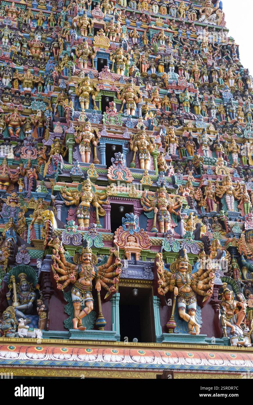 Stucco figures on gopuram of meenakshi temple, Madurai, Tamil Nadu ...
