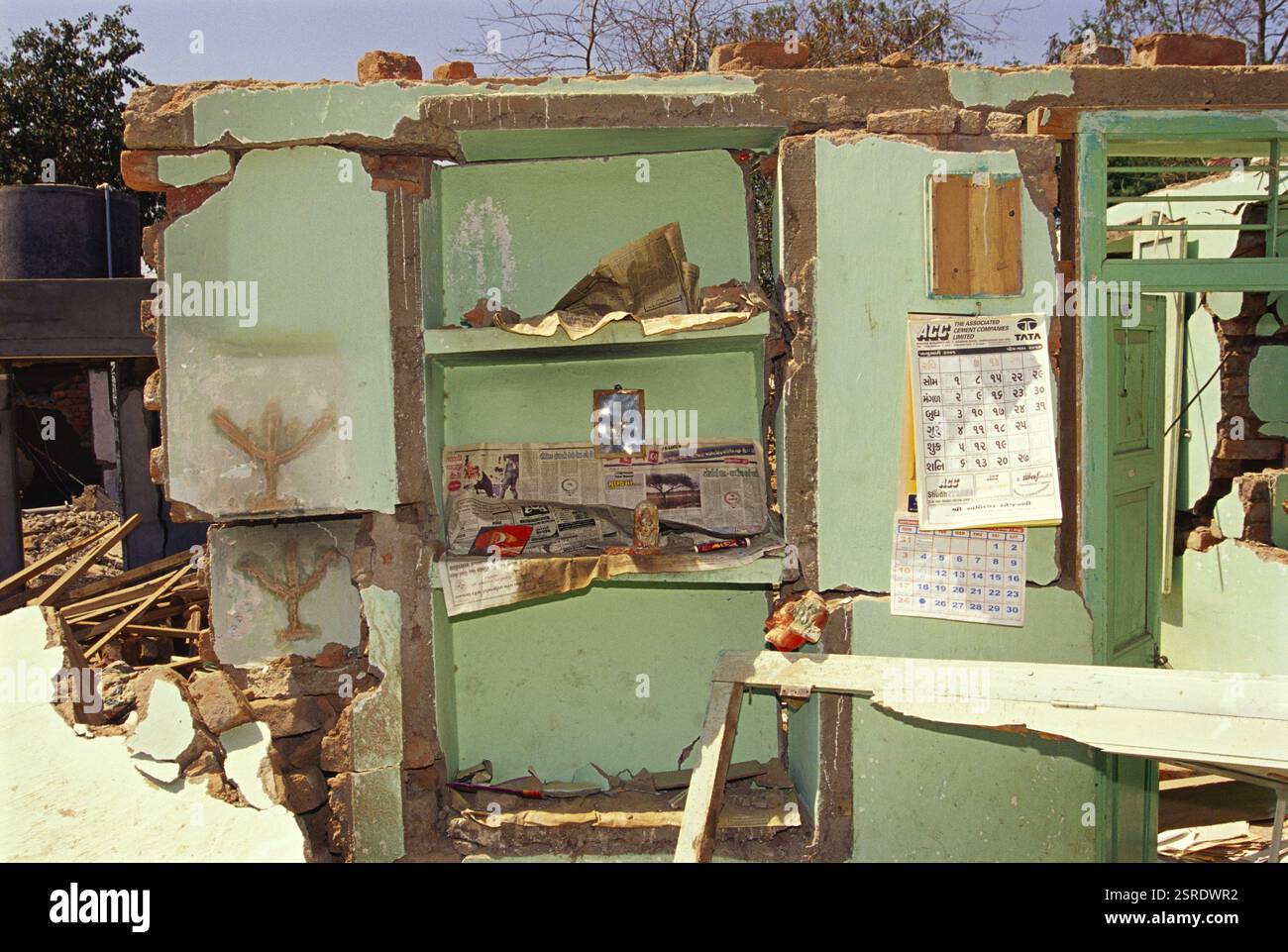 2001 gujarat earthquakes hi-res stock photography and images - Alamy