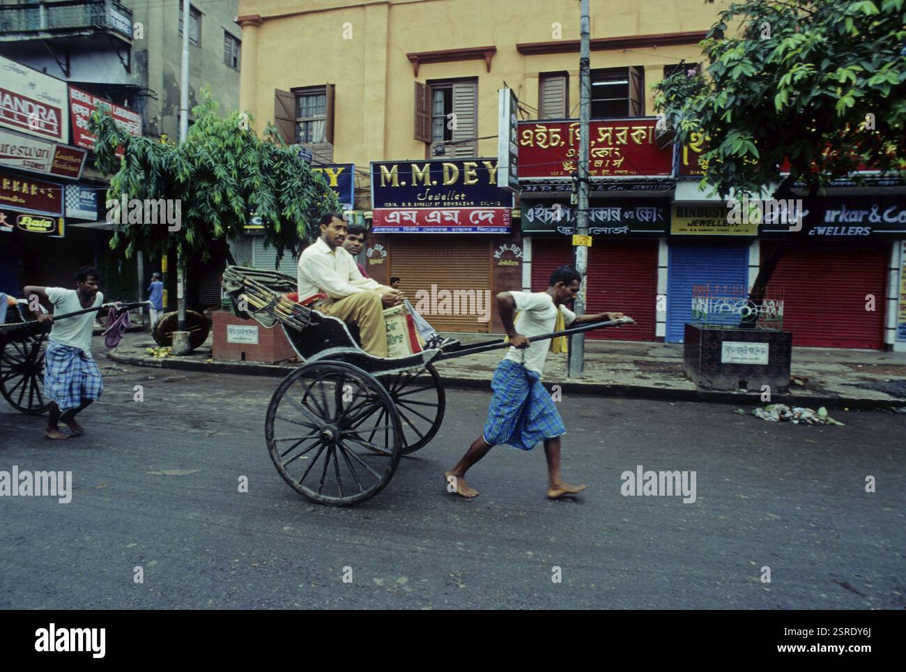 Hand Rickshaw, calcutta, west bengal, india Stock Photo - Alamy