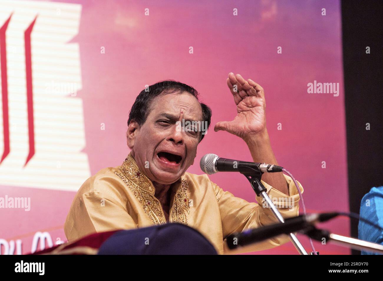 Indian Carnatic vocalist M Balamuralikrishna performing in Mumbai ...