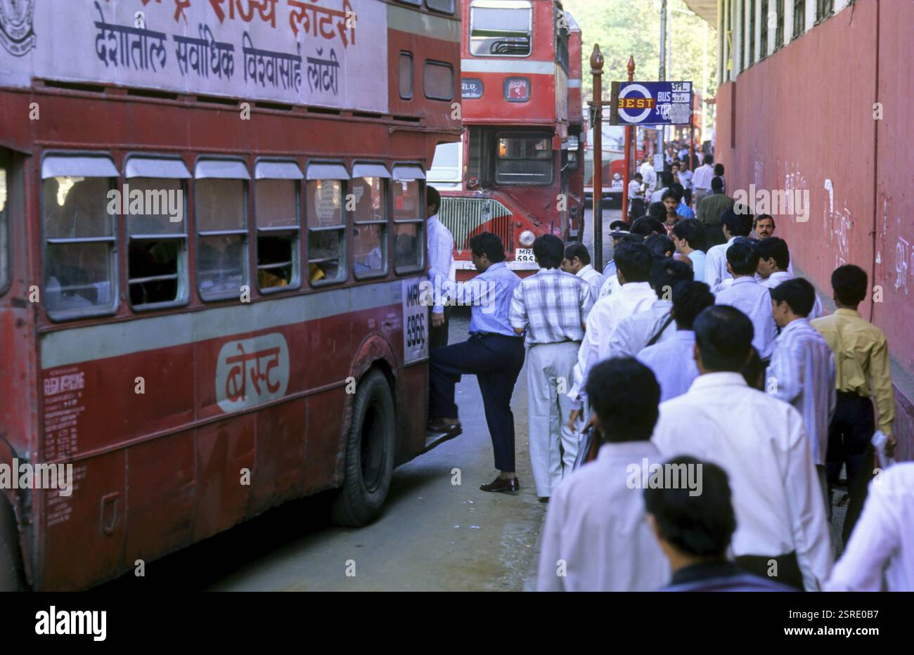 Crowd at Bus Stop, Mumbai, Maharashtra, India, Asia Stock Photo - Alamy