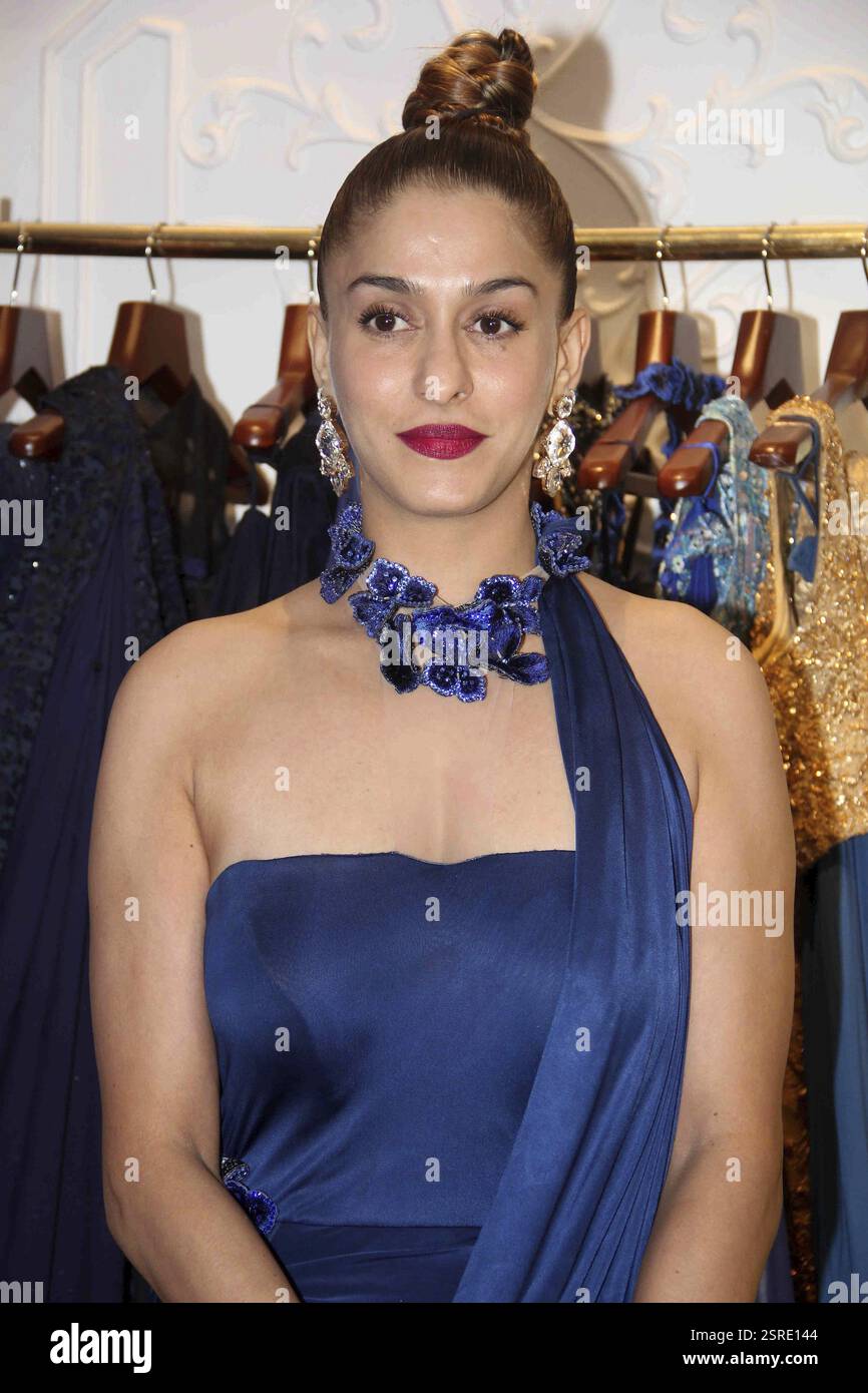 Shilpa agnihotri hi-res stock photography and images - Alamy