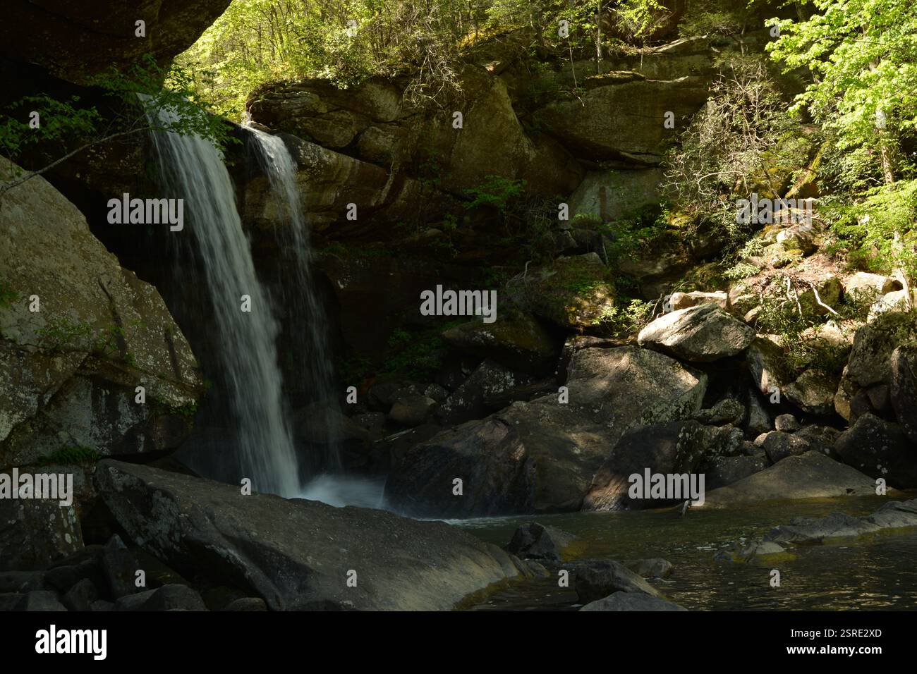 Eagle Falls at Cumberland Falls State Resort Park Kentucky Corbin USA ...