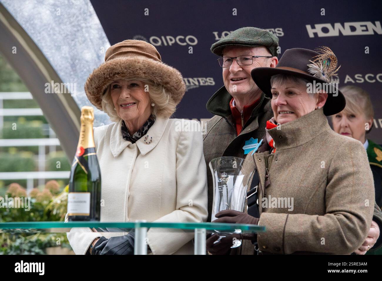 Ascot, Berkshire, UK. 15th February, 2025. Queen Camilla was at Ascot ...