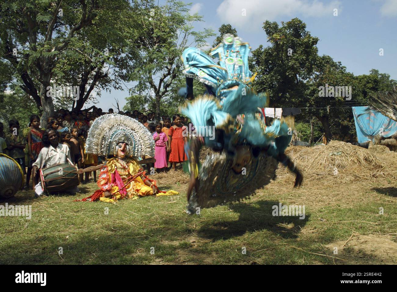 Chau dance, Purulia, West Bengal, India September 2008 Stock Photo - Alamy